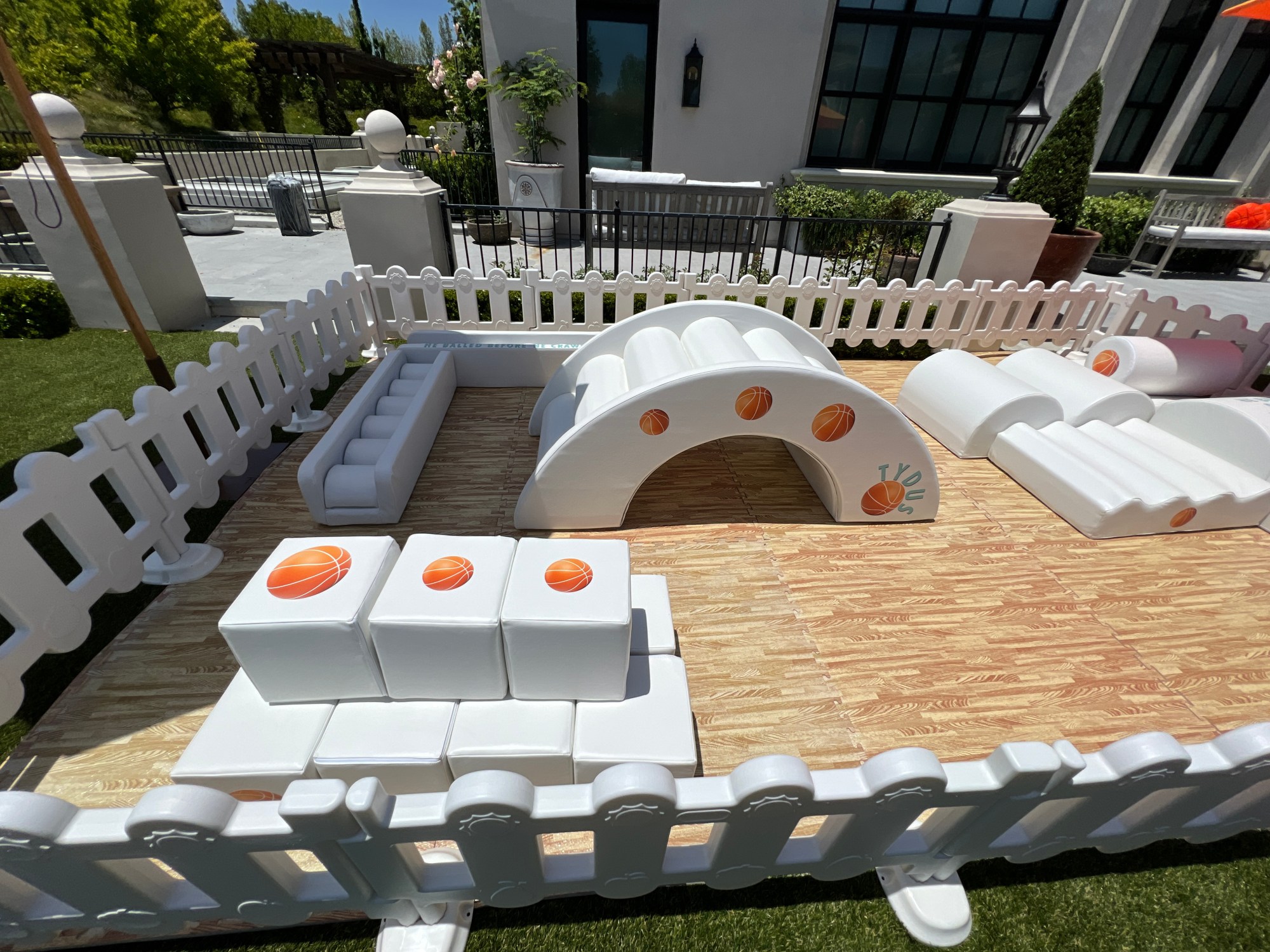 Rent - MESH kids co. Luxury Soft Play + Ball Pit Rental Experiences